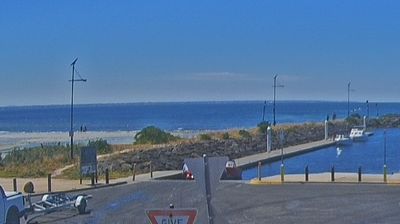 See Seaholme: Altona Boat Ramp - Altona Road - Port Phillip Bay Live ...