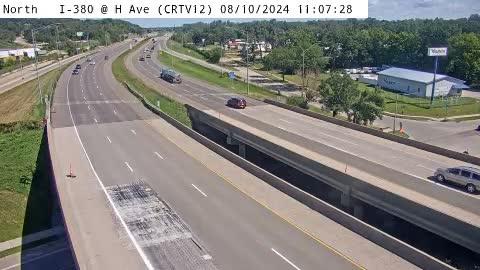 Cedar Rapids: CR - I-380 @ H Ave NE (12) Traffic Cam