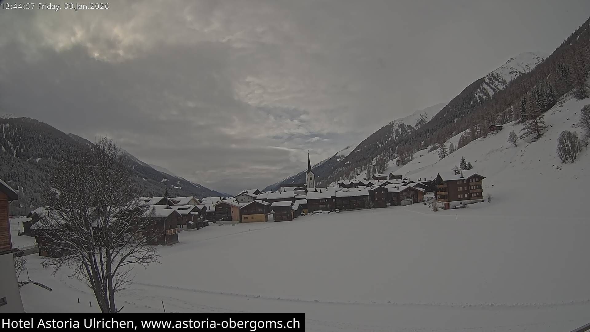 Vollbild: Ulrichen: Hotel Astoria mit Panoramablick über - Obergoms ...