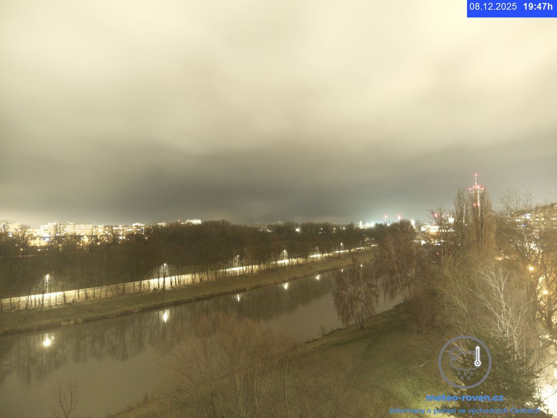 Webkamery v okolí Letiště Pardubice - meteoblue