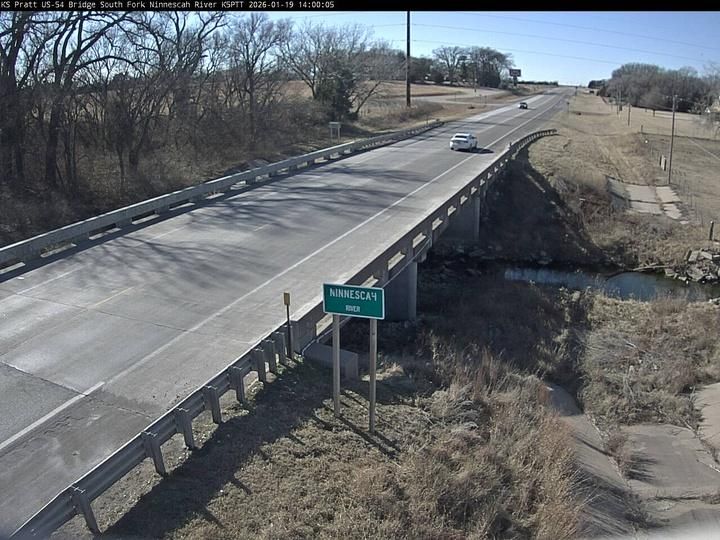 Pratt: US-54 - at Bridge S Fork Ninnescah River - Webcam