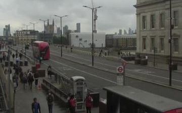 See City of London: Lower Thames St/London Bridge Live Webcam & Weather ...