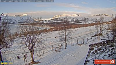 See Oppdal › West: Utsikt fra Gjevilvasshytta mot Okla, Gjevillvatnet ...