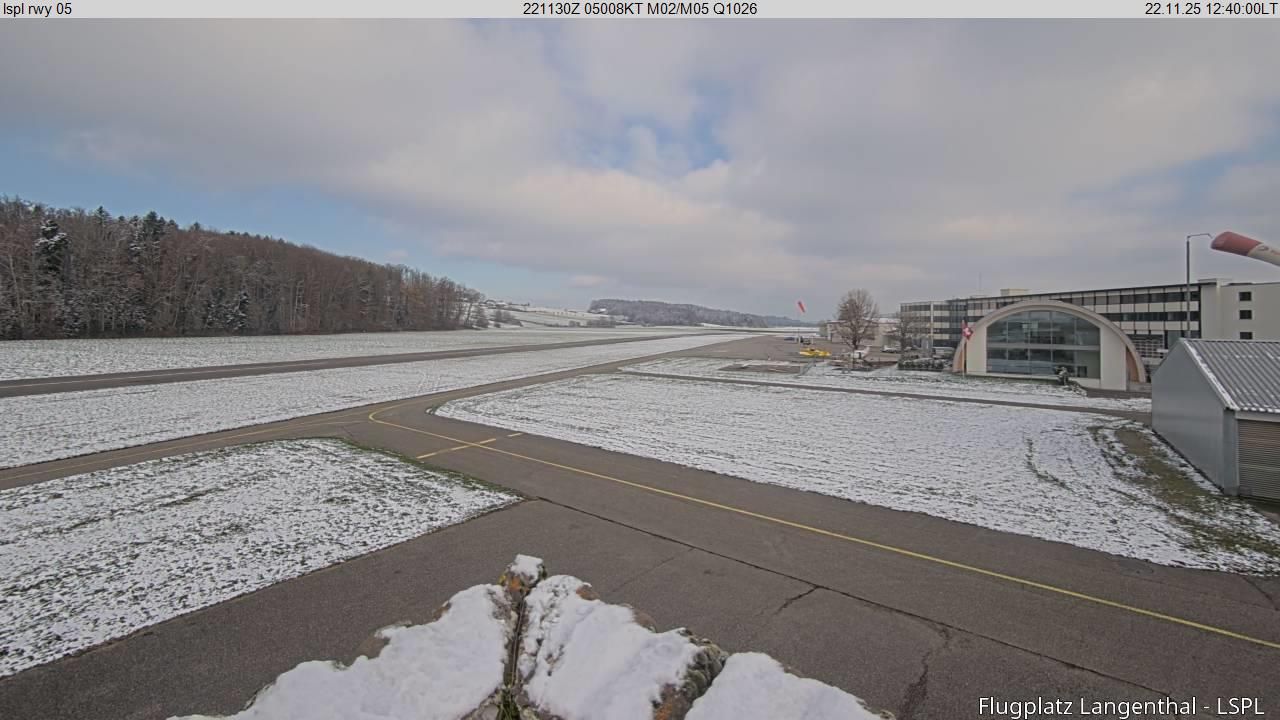 Vollbild: Bleienbach: Airport - Flugplatz Langenthal LSPL Wetter Swiss Webcams