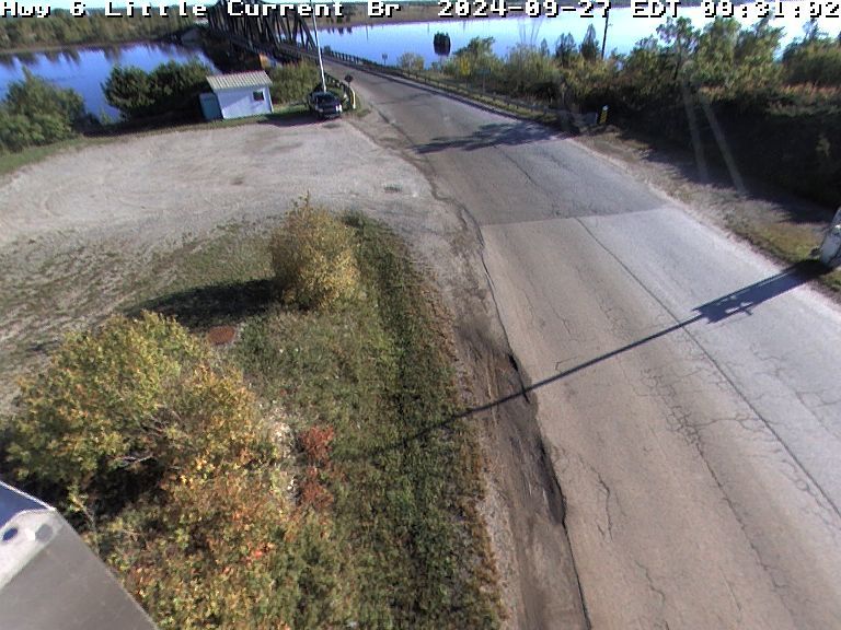 Little Current: Little Current Swing Bridge - Highway 6 Webcam Canada