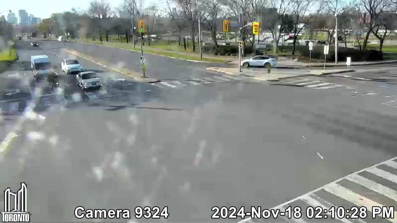 Old Toronto: Lake Shore E near Coxwell Ave Traffic Cam